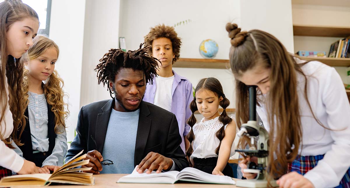 Cấu trúc Either or và Neither or trong tiếng Anh: Cách dùng, ví dụ